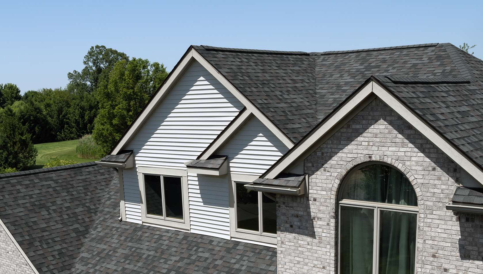 Roof Color Guide: Choose the Best Shingle Color
