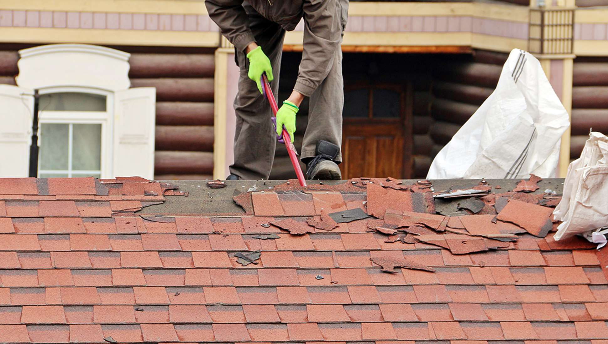 A Homeowner’s Guide to Asphalt Shingle Recycling